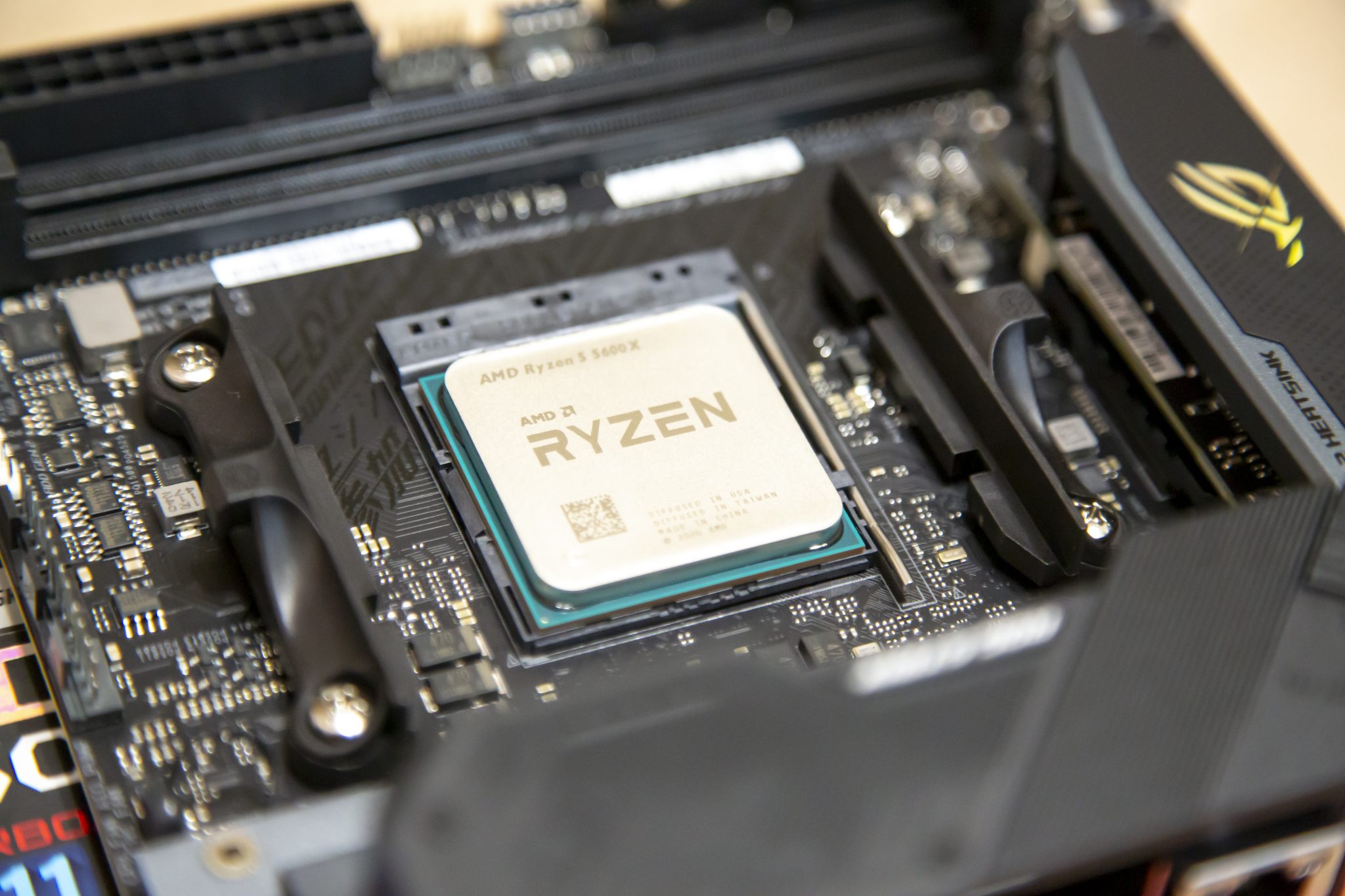 AMD Ryzen X3Dとは？ゲーミングCPUとして何が優れている？メリット・デメリットを解説